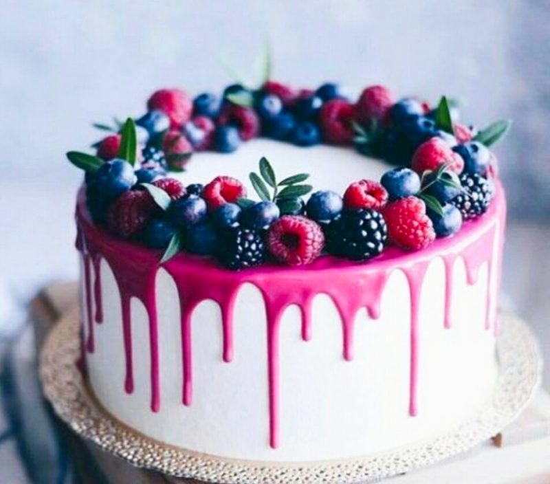 Berries Fresh cream Cake - SATISPIE BAKERY