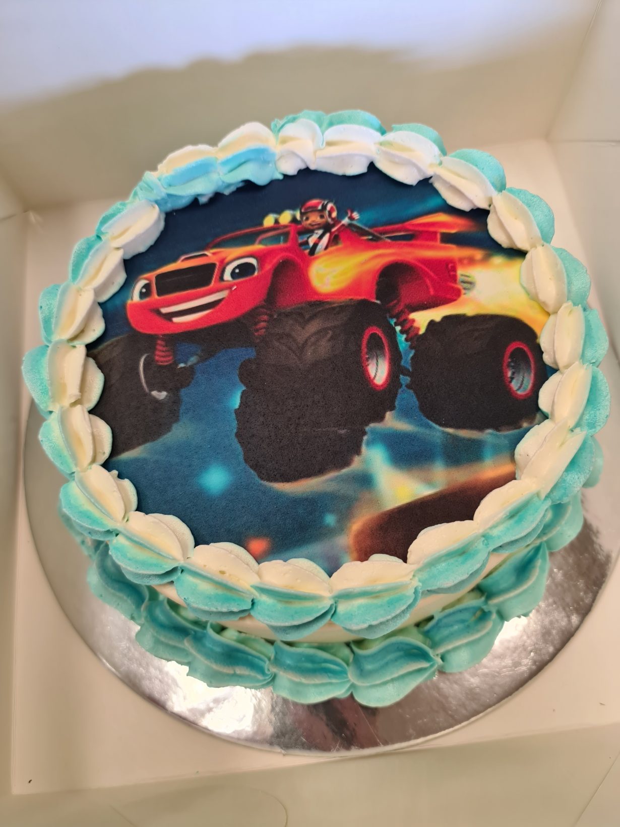Custom Edible Image Cake - SATISPIE BAKERY